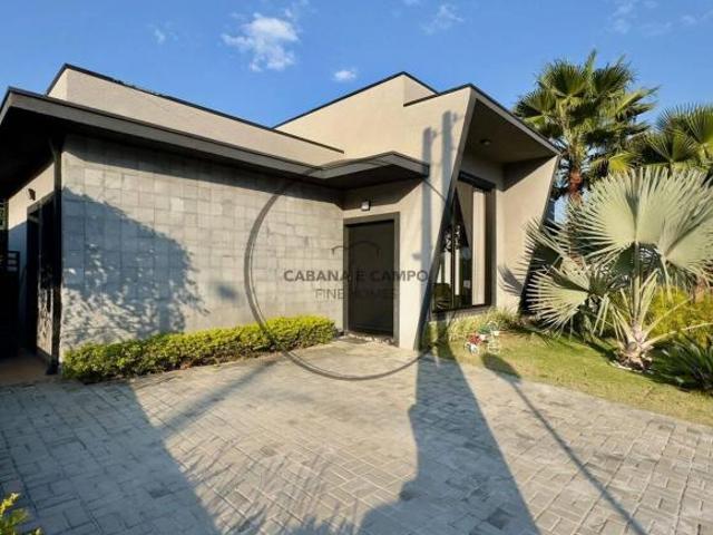 Casa Moderna com Piscina e Porteira Fechada no Condomínio Bonavita I