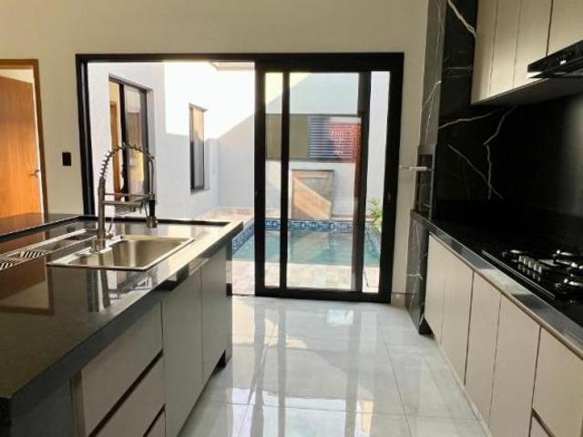 Casa Moderna com Piscina no Residencial Meireles
