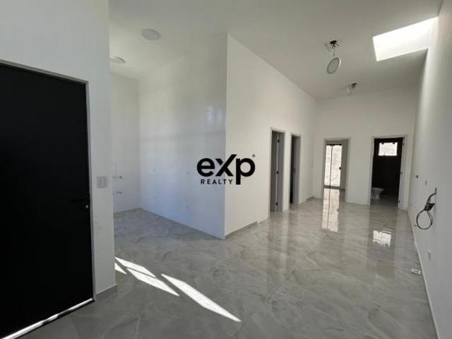 Casa moderna, com projeto arquitetônico contemporâneo Segurança, Conforto e Estilo