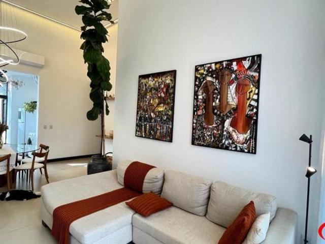 Casa Moderna com Suíte, Hidromassagem, Jardim e 2 Vagas