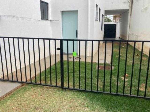 Casa Moderna com Vista Definitiva para a Lagoa