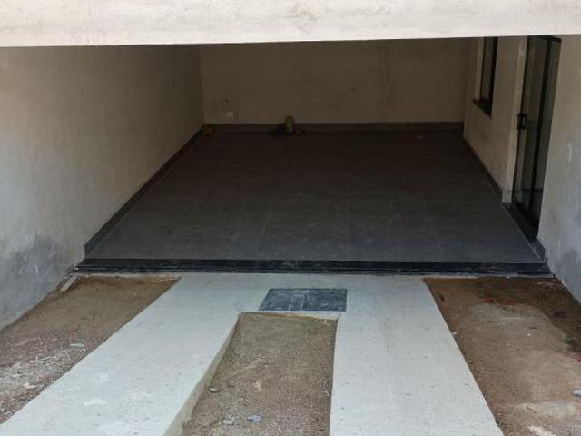 CASA MODERNA COM 1 SUÍTE, 2 DEMI SUITES, PRONTA PARA MORAR
