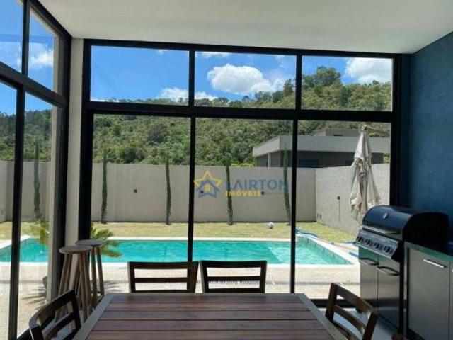 Casa moderna com 3 dormitórios à venda no Condomínio Quintas da Boa Vista em Atibaia