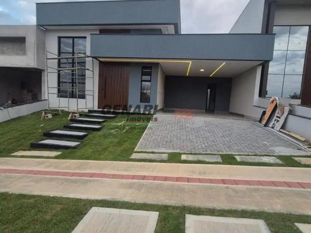 Casa moderna com 3 suítes, área gourmet e piscina, à venda no Condomínio Residencial London Park In
