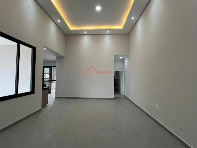 Casa moderna com 3 suítes e piscina climatizada no Condomínio Jardim do Jatobá Hortolândia