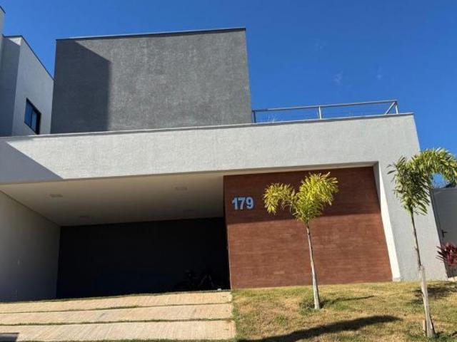 Casa Moderna com 3 Suítes, Piscina Privativa e Energia Solar no Cyrela