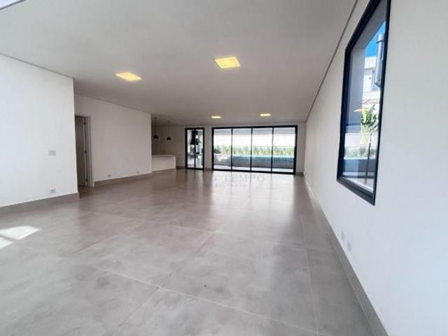 Casa moderna com 4 suítes na Fase 1 do Itahyê