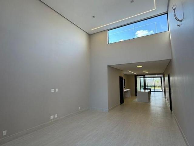 Casa Moderna com 4 Suites em Condomínio Privado Piscina, Area Gourmet e Escritório Independente
