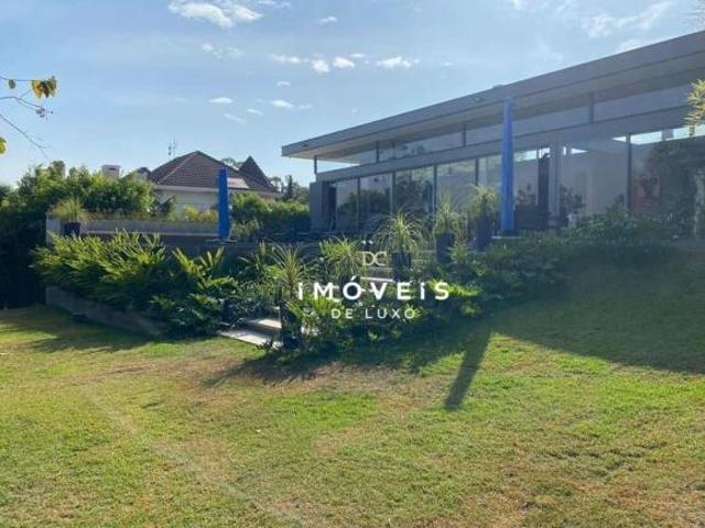 Casa moderna, com 5 suítes, mobiliada e decorada a venda no Condomínio Terras de São José I, em Itu/