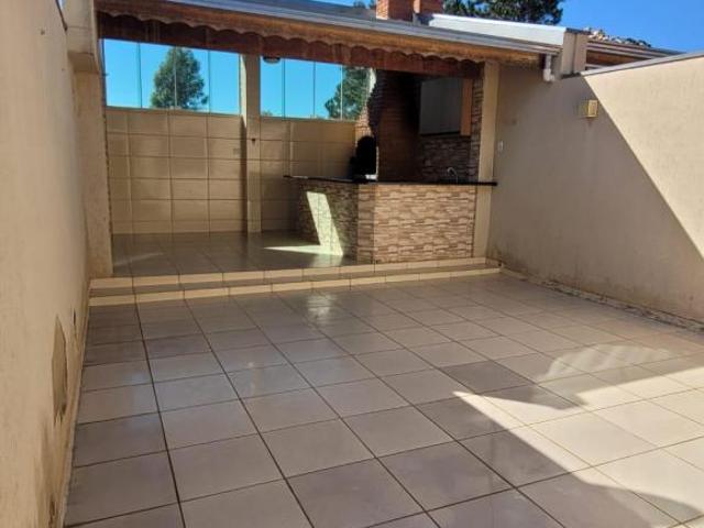 Casa moderna, completa e pronta para morar