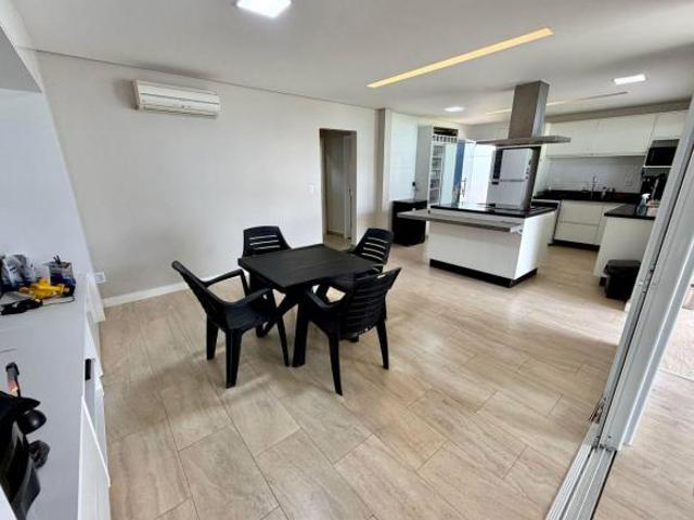 Casa moderna condomínio rk 3 Quartos 1 banheiro com área verde região dos lagos Sobradinho