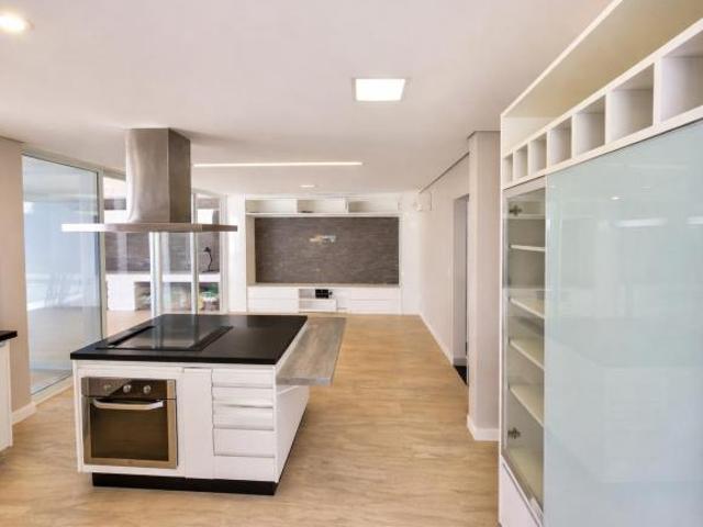 Casa moderna condomínio rk 3 Quartos 1 banheiro com área verde região dos lagos Sobradinho