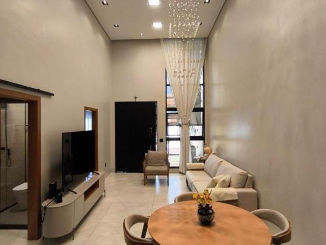 Casa moderna a venda de porteira fechada em Samambaia