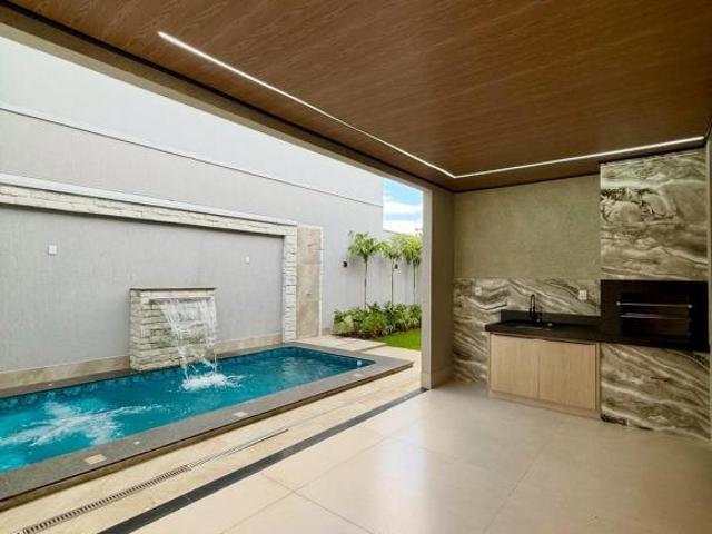 Casa Moderna à Venda no Tivoli II | Conforto, Segurança e Sofisticação