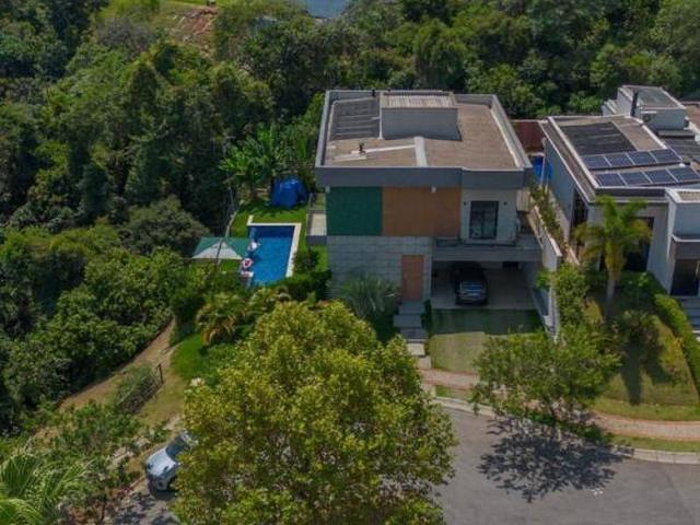Casa Moderna a Venda no Itahyê com Linda Vista para Reserva!