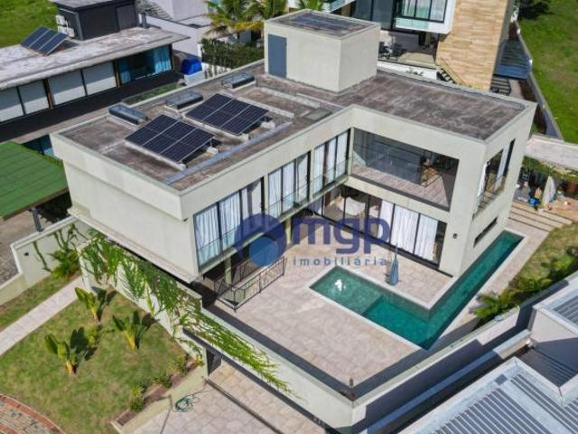 Casa Moderna à Venda no Residencial Itahyê, Santana de Parnaíba 500 m²