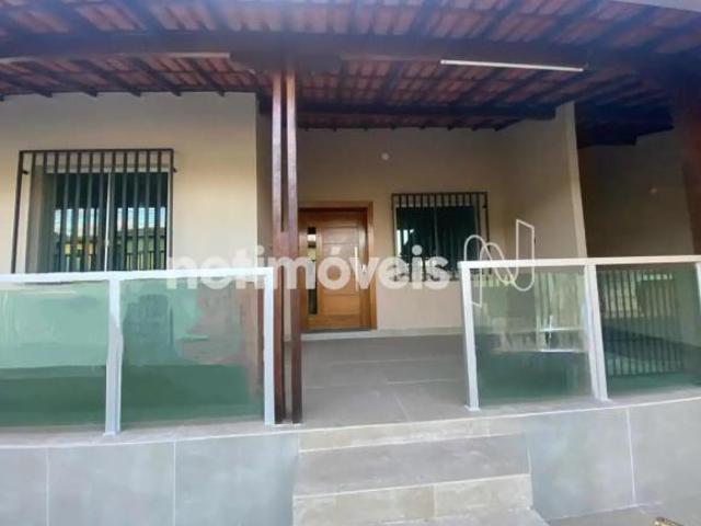 Casa Moderna à Venda no Serrano – 3 Quartos, Suíte e 3 Vagas