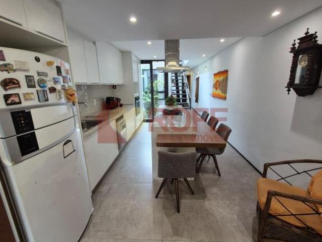 Casa moderna de 129m² geminada em vila no Campo Belo, com 3 dormitórios