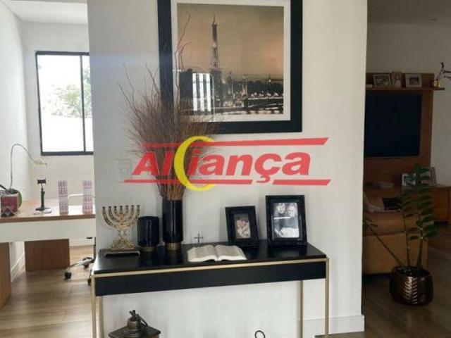 CASA MODERNA DE ESQUINA EM AREA COMERCIAL COM 400M2