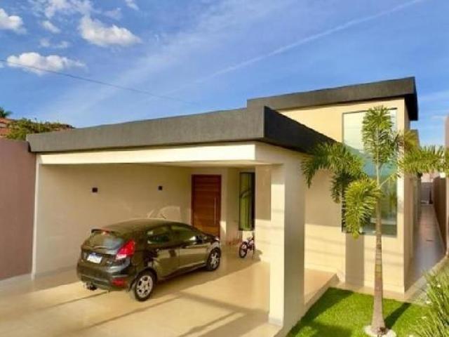 Casa Moderna, Dentro de Condomínio, 3 Suítes, Lazer Completo, Lote de 400m² na Rua 04 em Vicente Pir