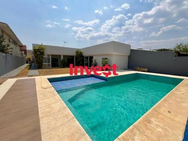Casa Moderna, Dentro de Condomínio, 4 Quartos, Lazer Completo, Lote de 825m² na Rua 10 em Vicente Pi