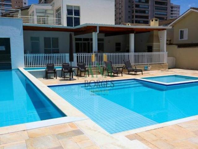 Casa moderna e totalmente reformada à venda no Condomínio Fechado Villa Campolim