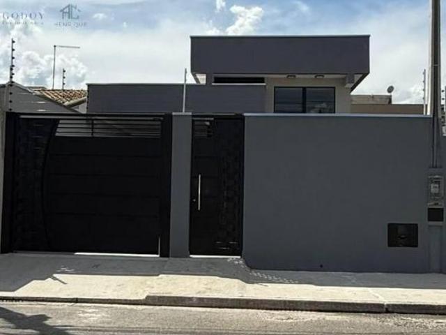 Casa moderna e bem distribuída, ideal p quem busca conforto e funcionalidad