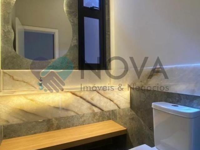 CASA MODERNA E DE ALTÍSSIMO PADRÃO EM CONDOMÍNIO FECHADO DE ARARAQUARA