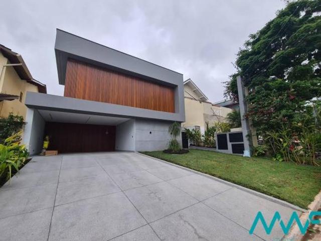 Casa Moderna e Integrada com 6 Suítes em Alphaville
