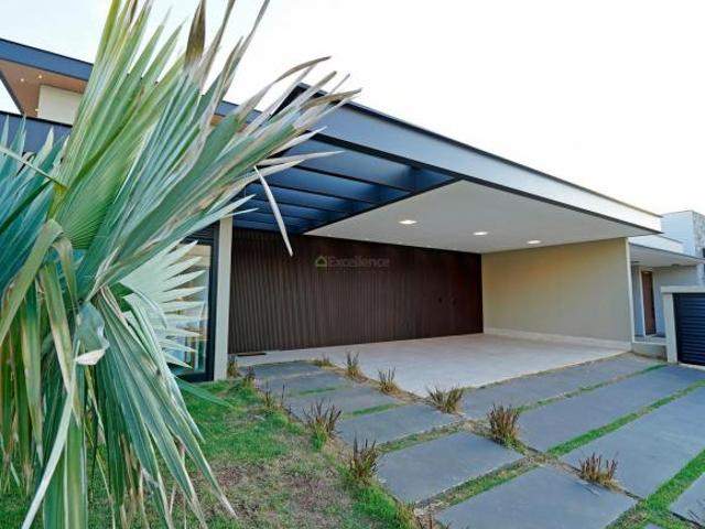 CASA MODERNA E MOBILIADA NO CONDOMÍNIO VILLAS DO GOLFE