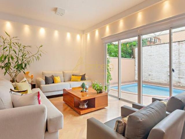 Casa moderna e sofisticada em condomínio no Jardim Cordeiro / 4 suítes e piscina aquecida