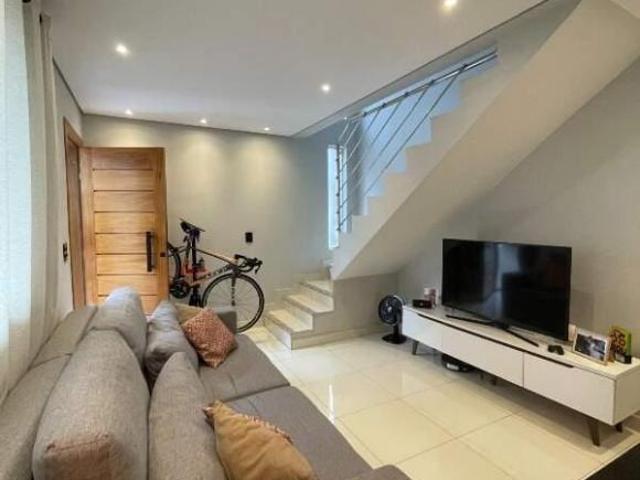 Casa Moderna em Condomínio Tranquilo no Bairro Felipe Cláudio!