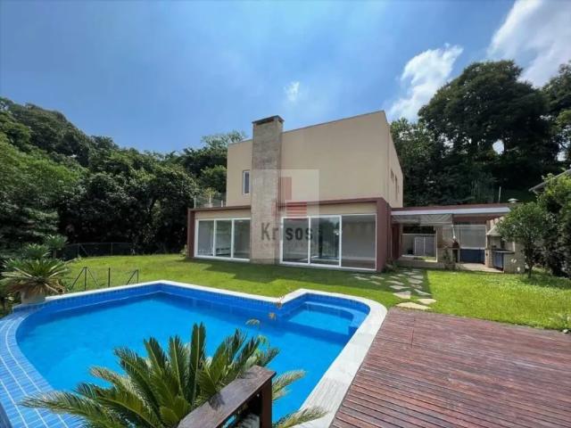 Casa Moderna em Condomínio Fechado Sofisticação e Natureza!