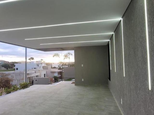 CASA MODERNA EM CONDOMÍNIO FECHADO – VESPASIANO/MG