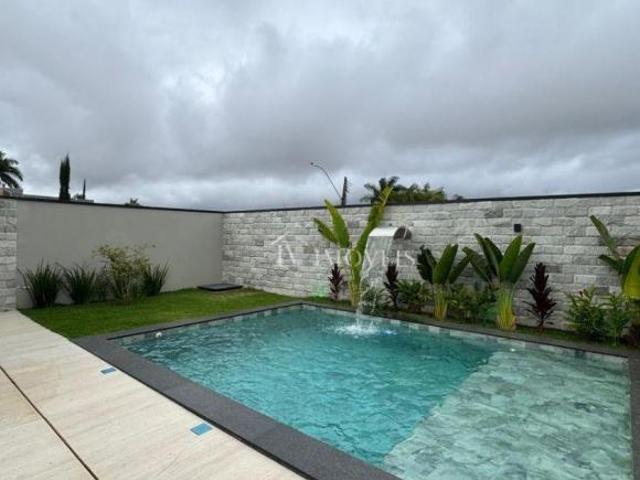 Casa Moderna em Condomínio Fechado | 4 Suítes | Piscina | Energia Solar | Taguaparque – Rua 3