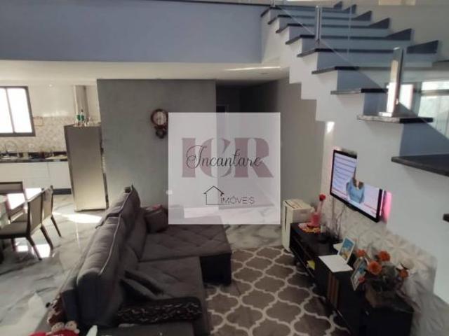 Casa moderna em condomínio fechado