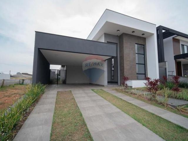 Casa Moderna em Condomínio Luxuoso, Oportunidade!