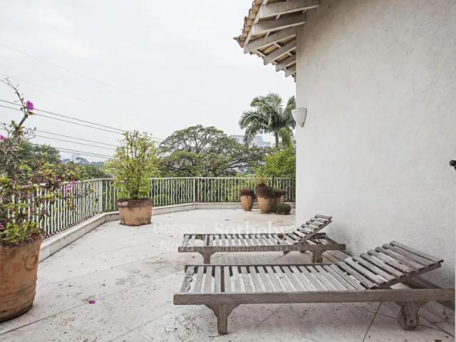 Casa moderna em localização cobiçada