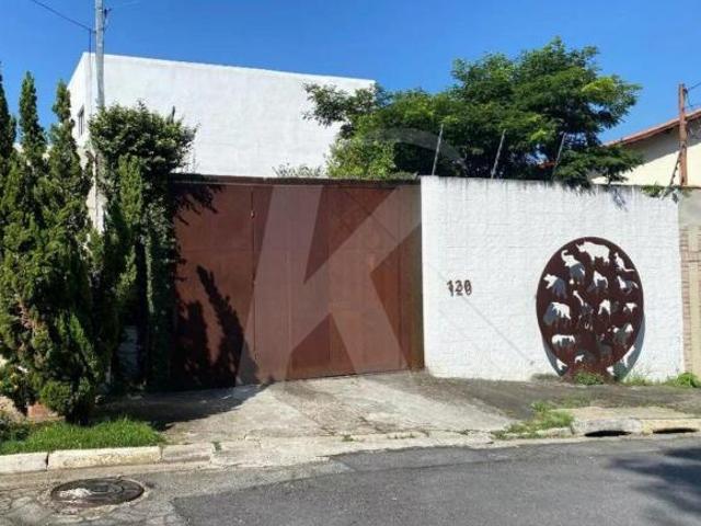 Casa moderna em rua com segurança, 176 mts², 2 quartos, 1 suíte, 5 vagas, no Jardim Guapira