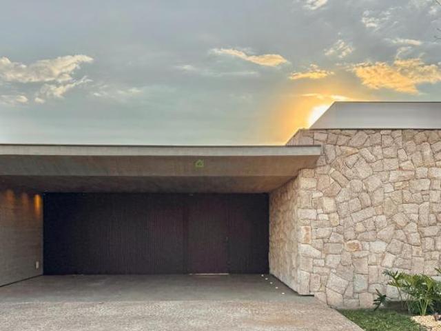 CASA MODERNA IMPECÁVEL NO CONDOMÍNIO VILLAS DO GOLFE EM ITU