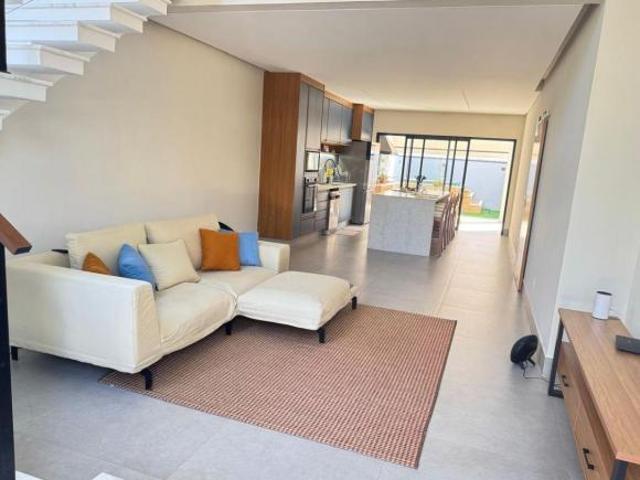 Casa Moderna Mobiliada com 3 Dormitórios, Espaço Gourmet e SPA com Hidromassagem – Alto Padrão