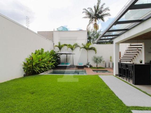 Casa moderna no coração da Vila Nova Conceição com projeto do escritório Anexo Arquitetura 2026