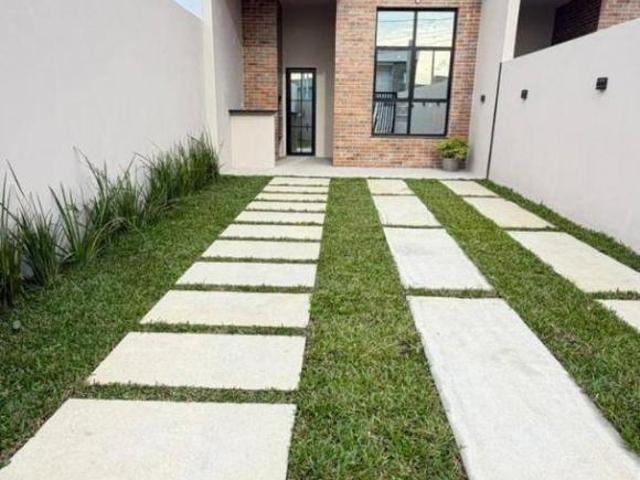 Casa moderna no Balneário Cassino!