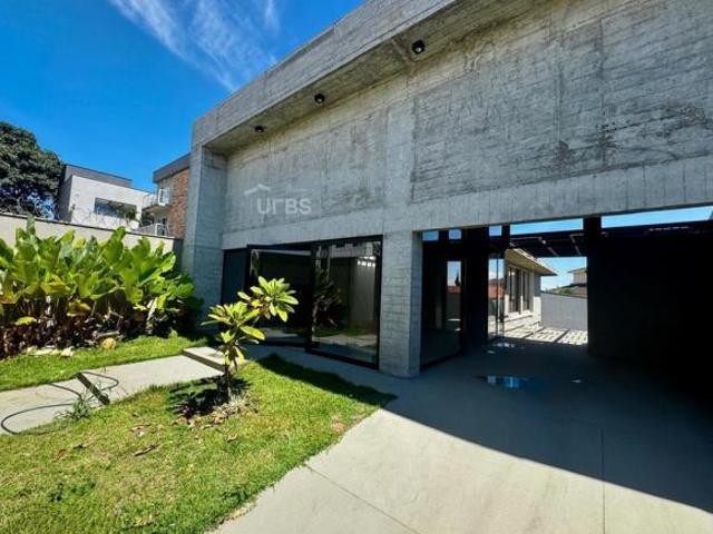 Casa Moderna no Faiçalville com 240m², 3 Quartos, Automação e Pé Direito Duplo!