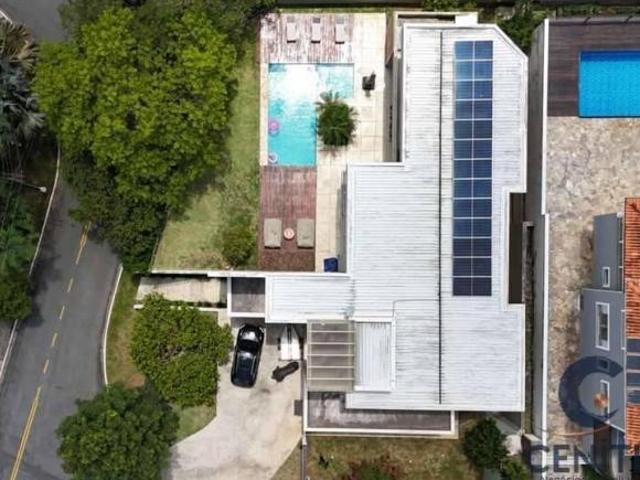 Casa Moderna no Nova Higienópolis – 4 Sts, Piscina Aquecida e Energia Solar