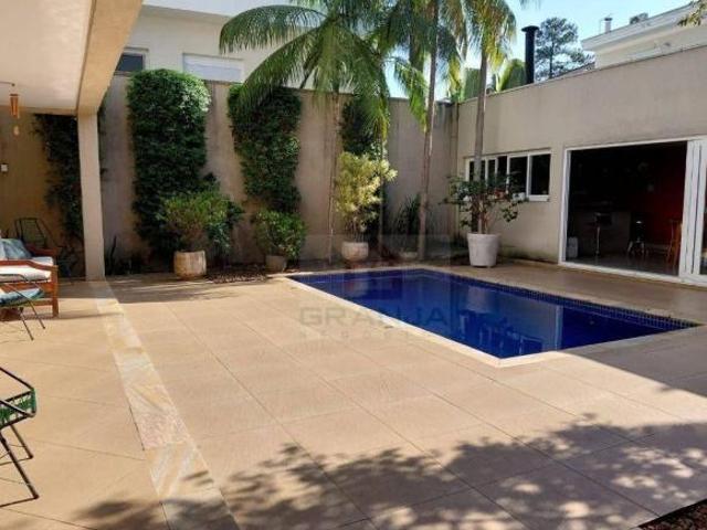 Casa moderna na Granja Viana – 4 dormitórios 3 suítes, piscina, condomínio fechado! ?
