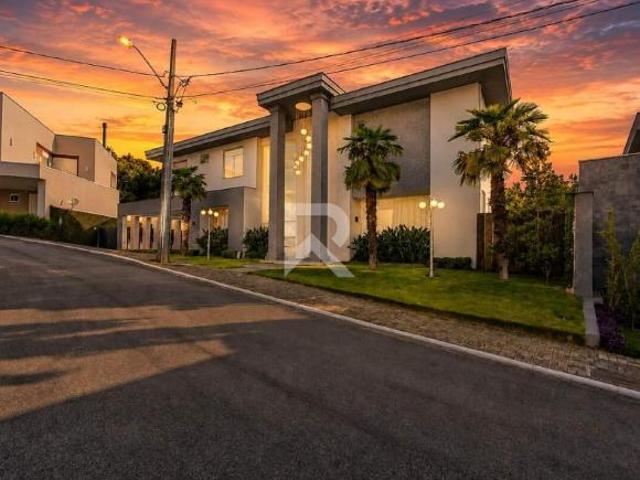 Casa Moderna Semi Mobiliada em Cond. Clube com 4 suítes, Quintal e 458m2 para venda Santa Felicidi