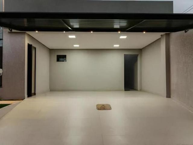 Casa moderna pé direito duplo 3 quartos 2 suítes entrada R$15.000 aceita financiamento QNP 32 P Sul