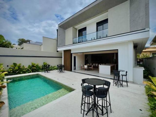 Casa Moderna, recém construída á venda no Brisas do Lago/Jundiaí SP