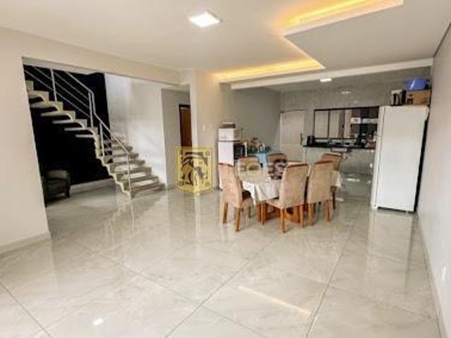 CASA MODERNA RECEM CONSTRUIDA DOIS PAVIMENTOS QUARTO TERREO